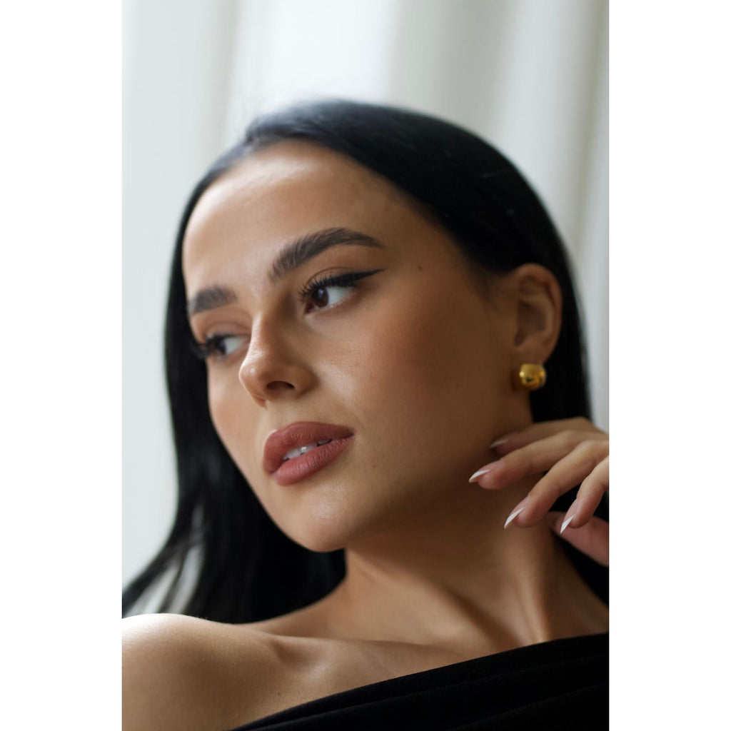 MARGOT | STUDS – One Dame Lane