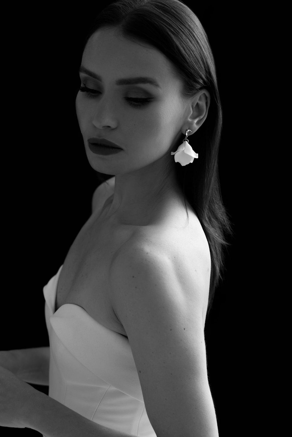 LILY DROP | WHITE EARRINGS – One Dame Lane